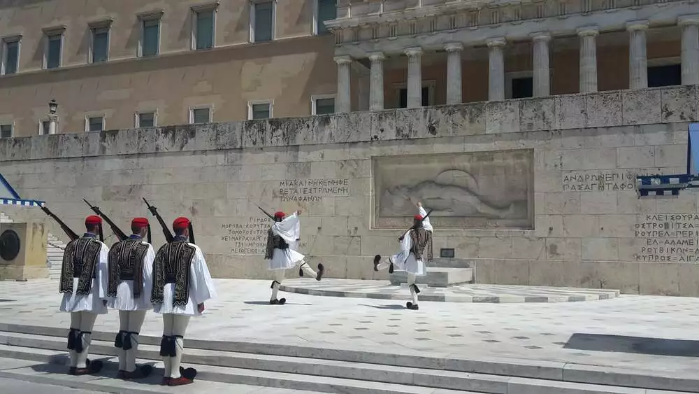 Περιπλανήσεις στο κέντρο της Αθήνας - localsguide.gr